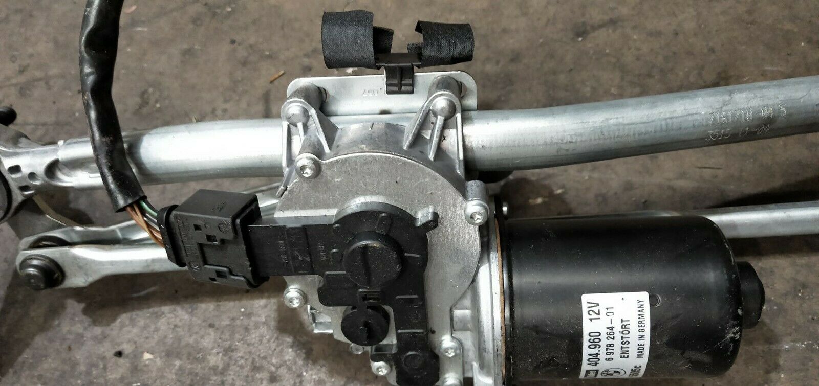 BMW E90 320i MODEL FRONT WIPER MOTOR WITH LINKAGE FITS 3/05-1/12 ...