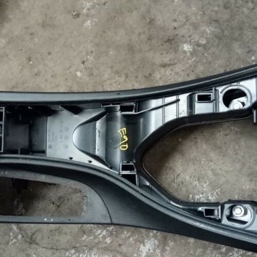 BMW E90 320i 2005 MODEL CENTRE CONSOLE ARM REST BLACK LEATHER COLOUR ...