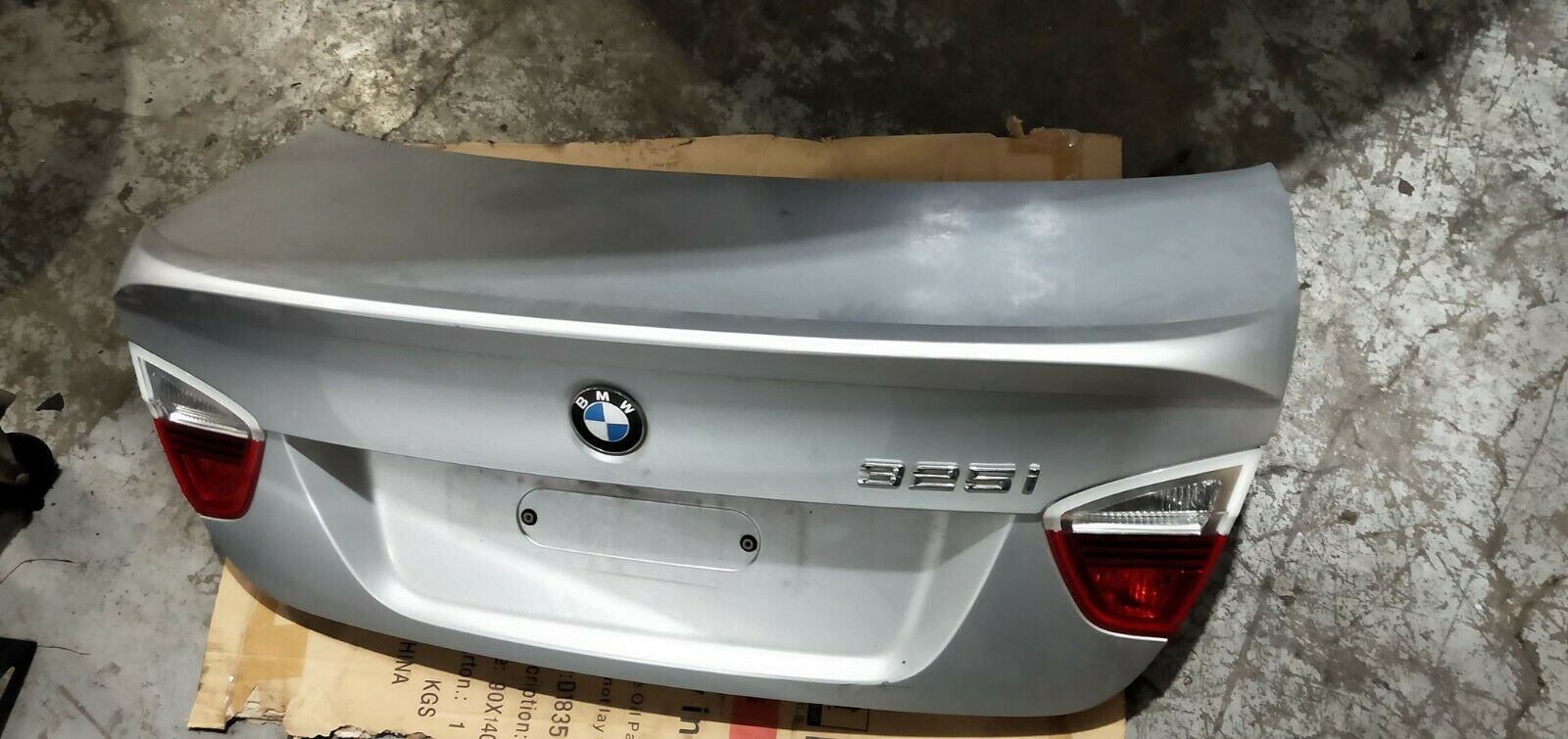 BMW E90 320i 325i 3-SERIES MODEL BOOTLID SILVER IN COLOUR FITS 05-08 ...