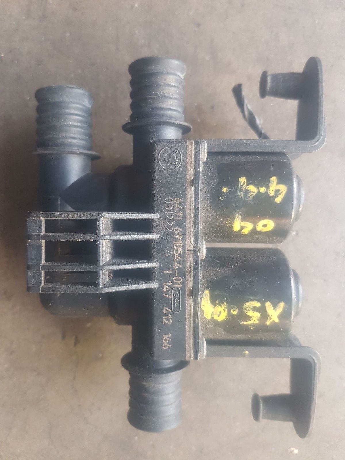 BMW E53 X5 WATER VALVE HEATER CONTROL 64116910544-01 FITS 04-06 GENUINE ...