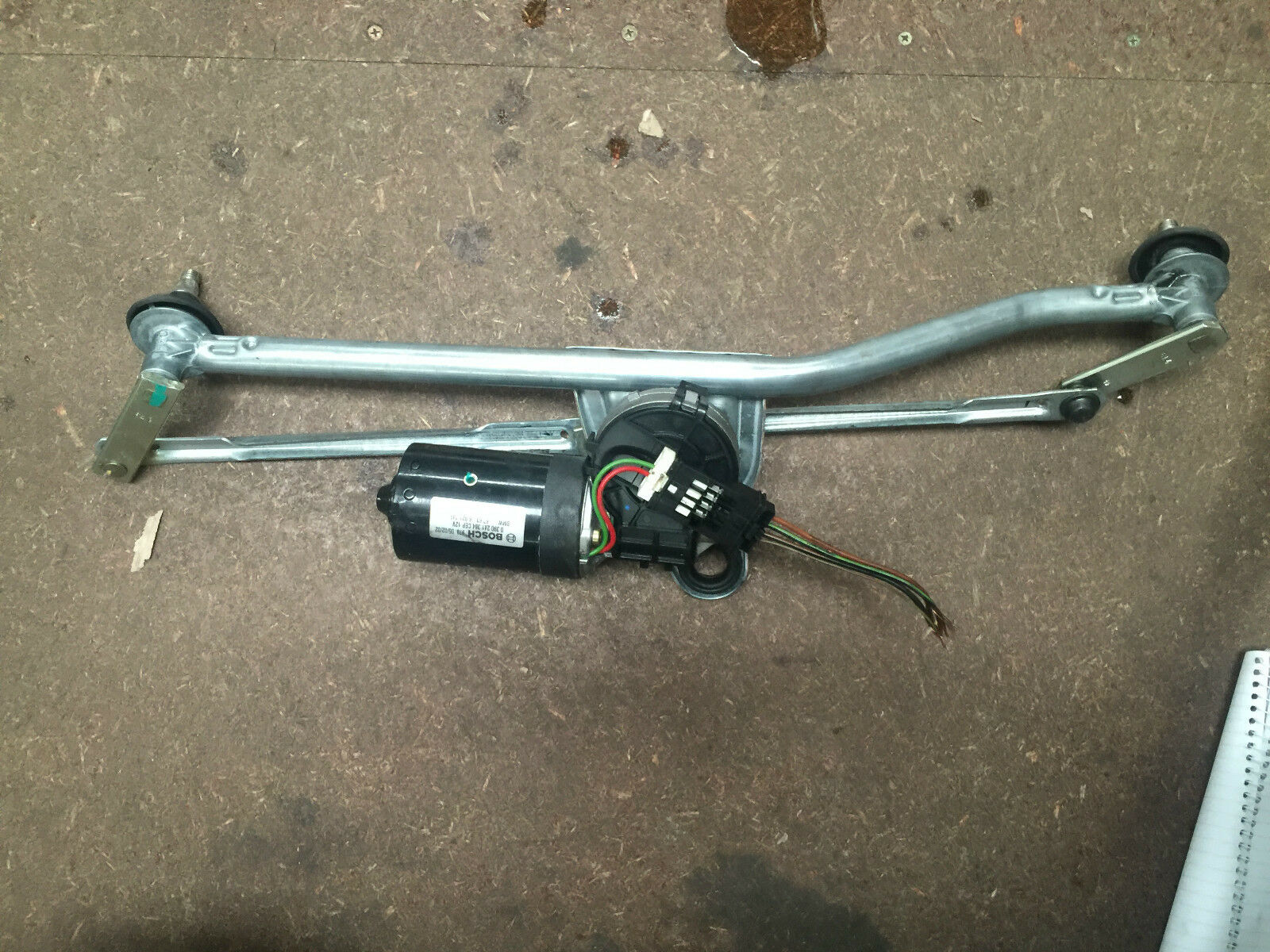 BMW E46 316Ti HATCHBACK COUPE FRONT WINDSCREEN WIPER MOTOR LINKAGE 67. ...