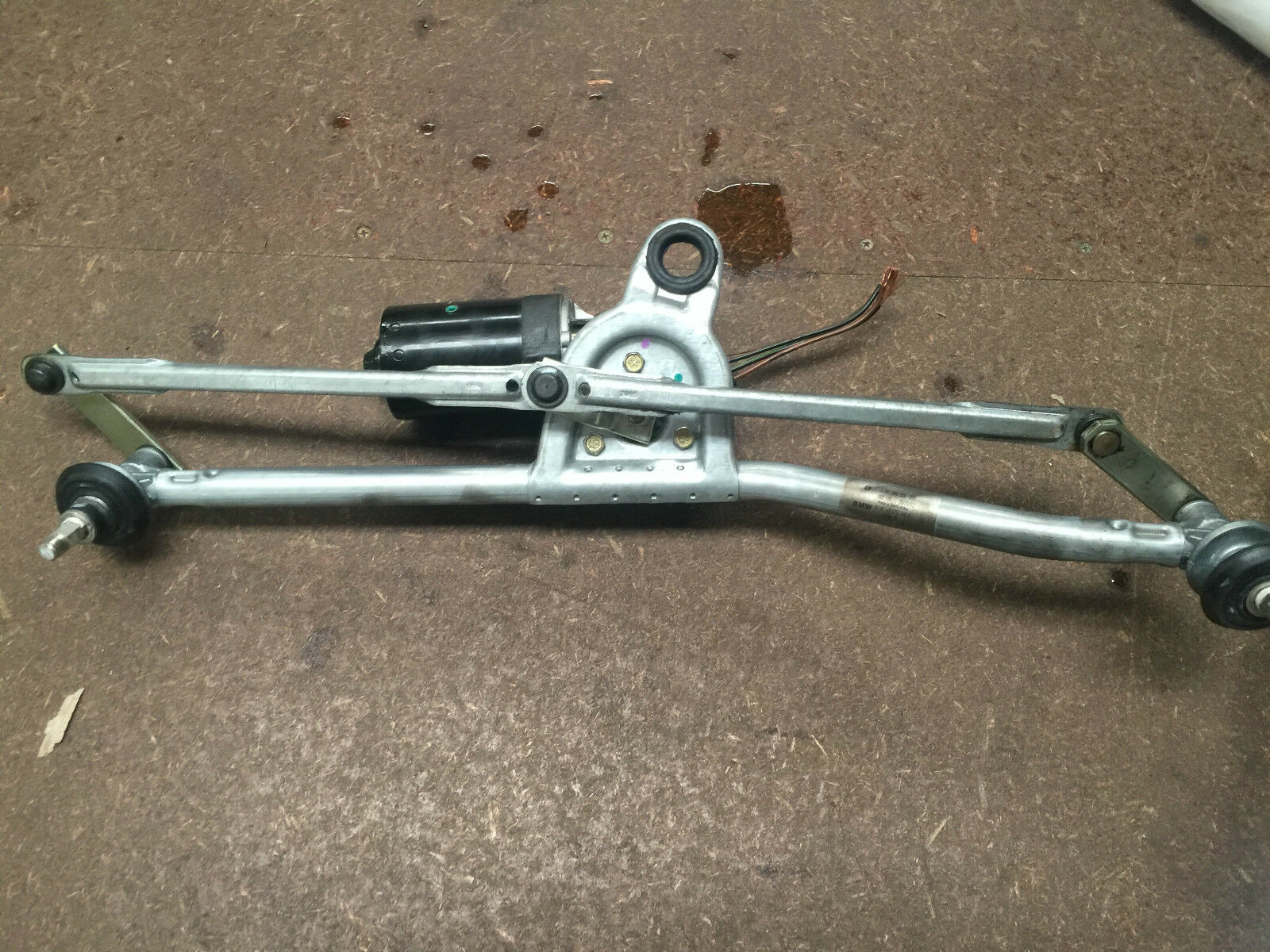 BMW E46 316Ti HATCHBACK COUPE FRONT WINDSCREEN WIPER MOTOR LINKAGE 67. ...