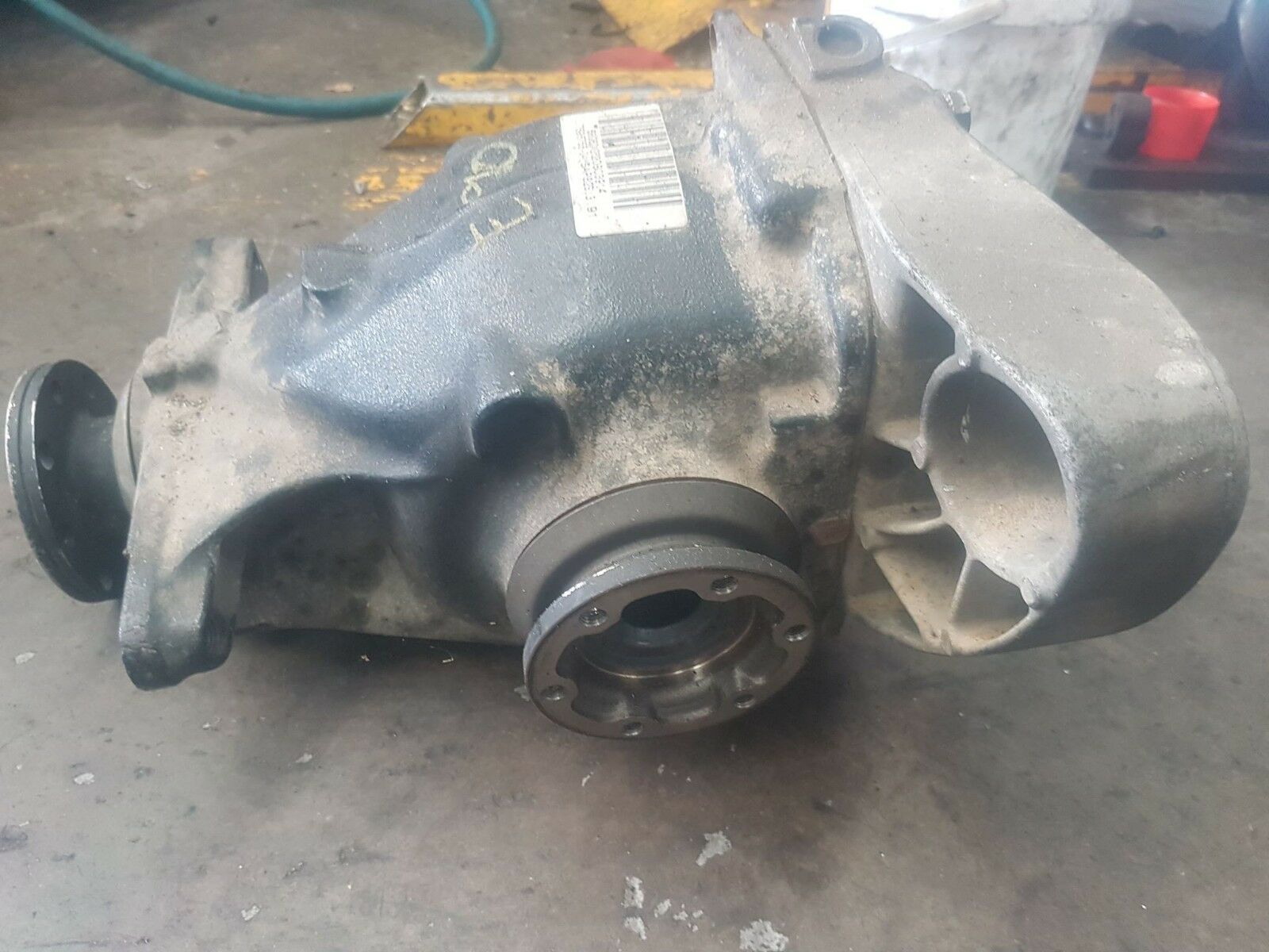 BMW E90 3-SERIES 320i DIFFERENTIAL 2.0 N46 RATIO 3.91 P/N 7536755-04 3/ ...