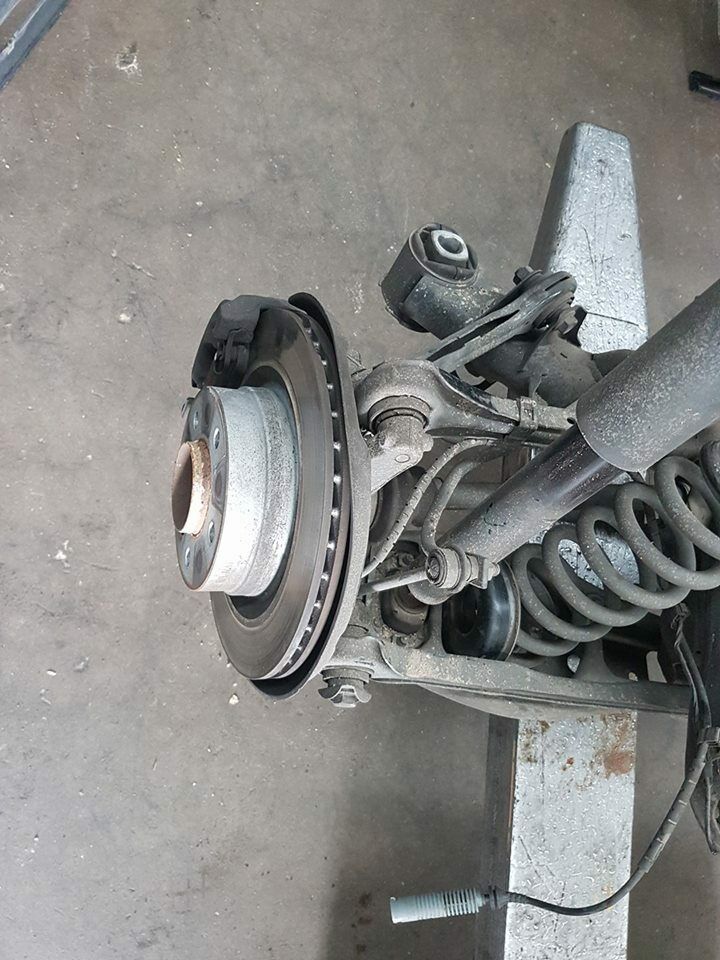 BMW E90 3-SERIES 320i 2009 WHEEL BEARING HUB LEFT HAND REAR N46 2.0 3/ ...