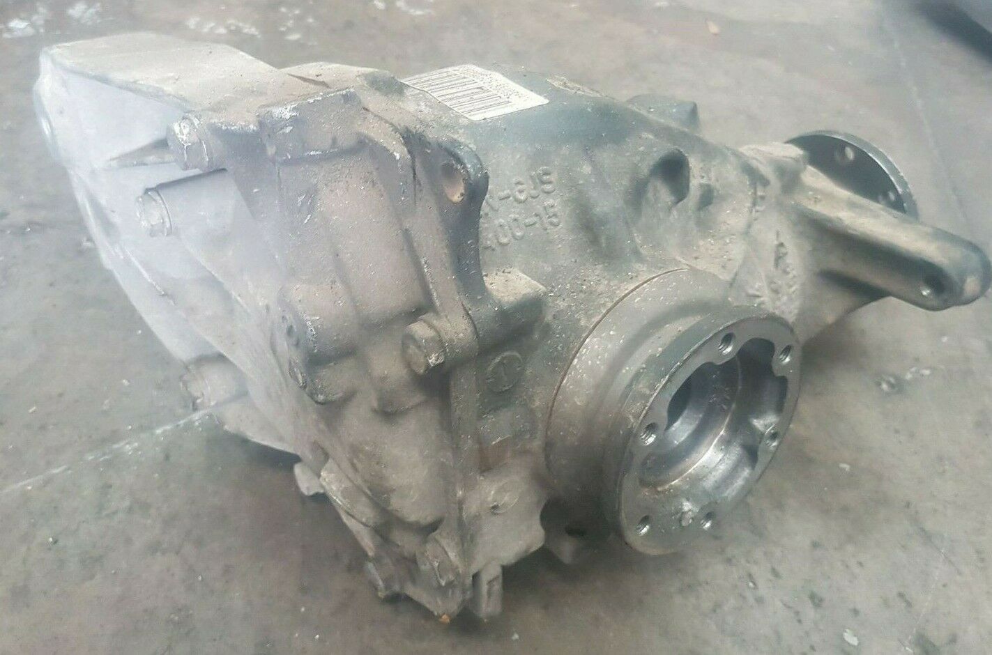 BMW E90 3-SERIES 320i DIFFERENTIAL 2.0 N46 RATIO 3.91 P/N 7536755-04 3/ ...