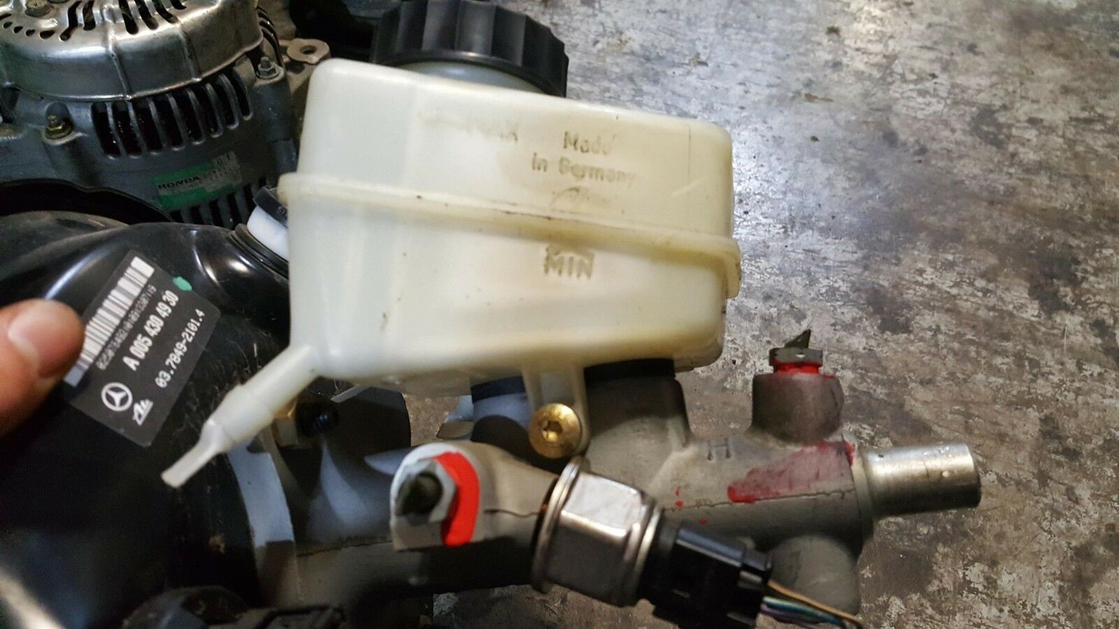 MERCEDES BENZ W203 C200 C180 BRAKE MASTER CYLINDER 1.8 L FITS 01-05 ...