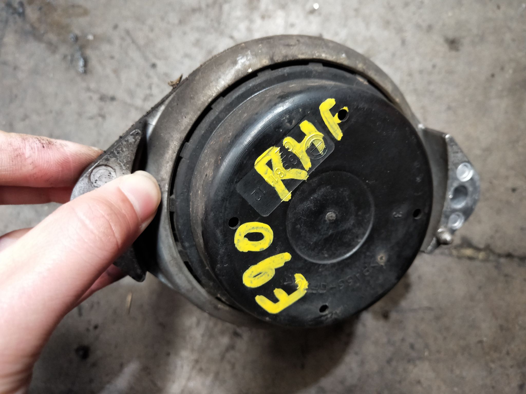 BMW E90 3-SERIES 2009 ENGINE MOUNT RIGHT FRONT SIDE FITS 03/05-12/13 ...