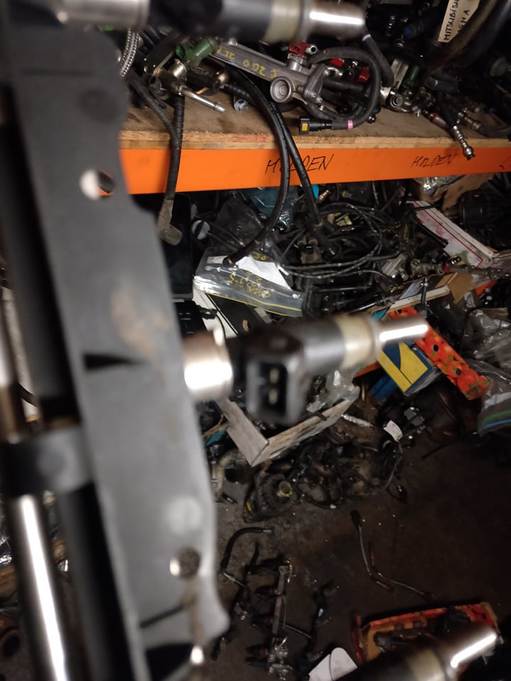 BMW E46 318i MODEL SET OF 4 X FUEL INJECTOR WITH THE RAIL , N42 FITS ...