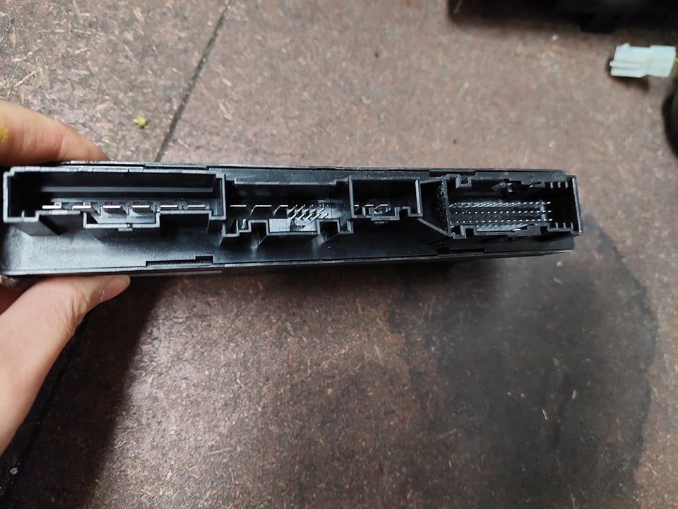 BMW E60 540i 5-SERIES GATEWAY BCM ECU BODY CONTROL MODULE UNIT 61.35 ...